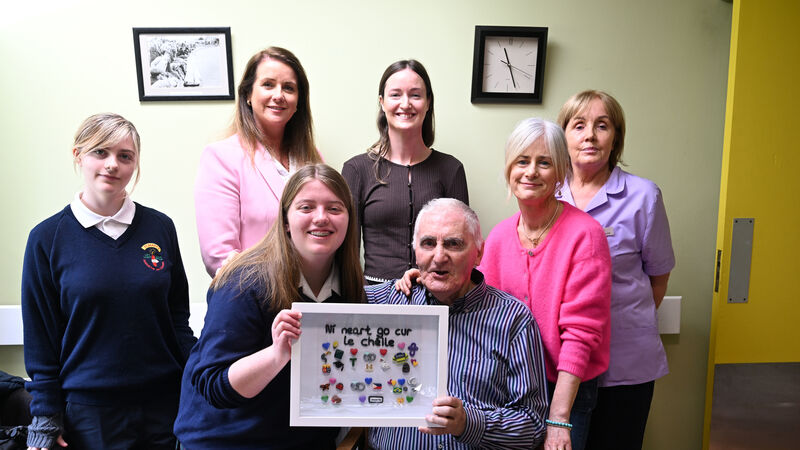 Cork student Abbie creates artwork for Tony (80)