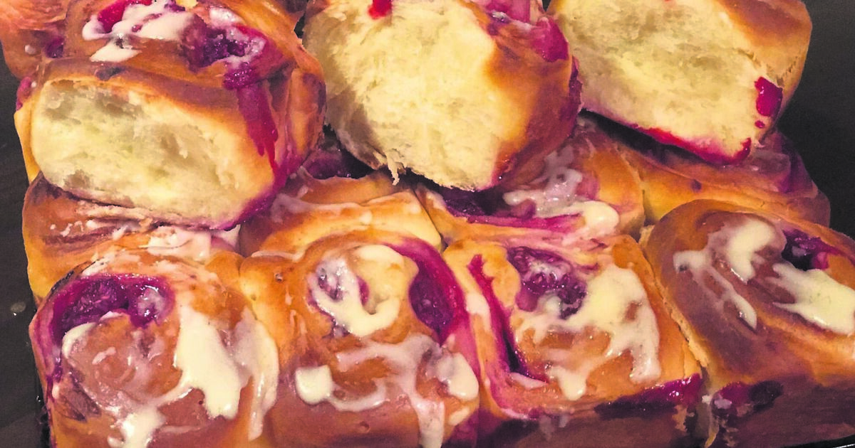 Recipe: Tasty Raspberry Sweet Bread Rolls