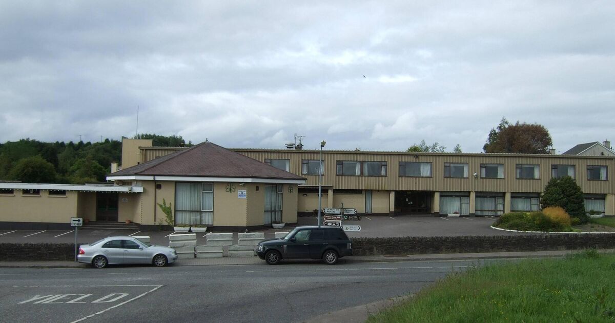 Former Sunset Ridge Hotel up for sale