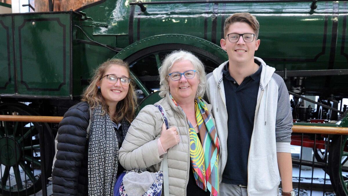 Thousands on move to see the Pope