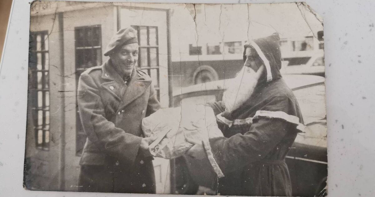 Our da’ wasn’t Santy, and here’s the proof!