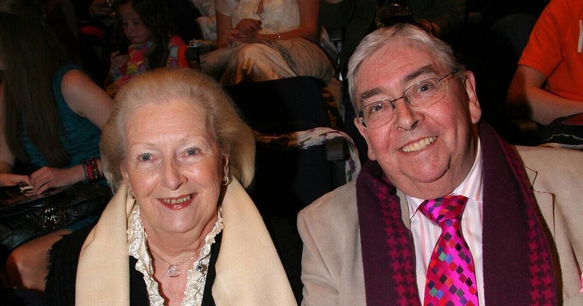 Taoiseach leads tributes to 'true gentleman' Pat Fenton