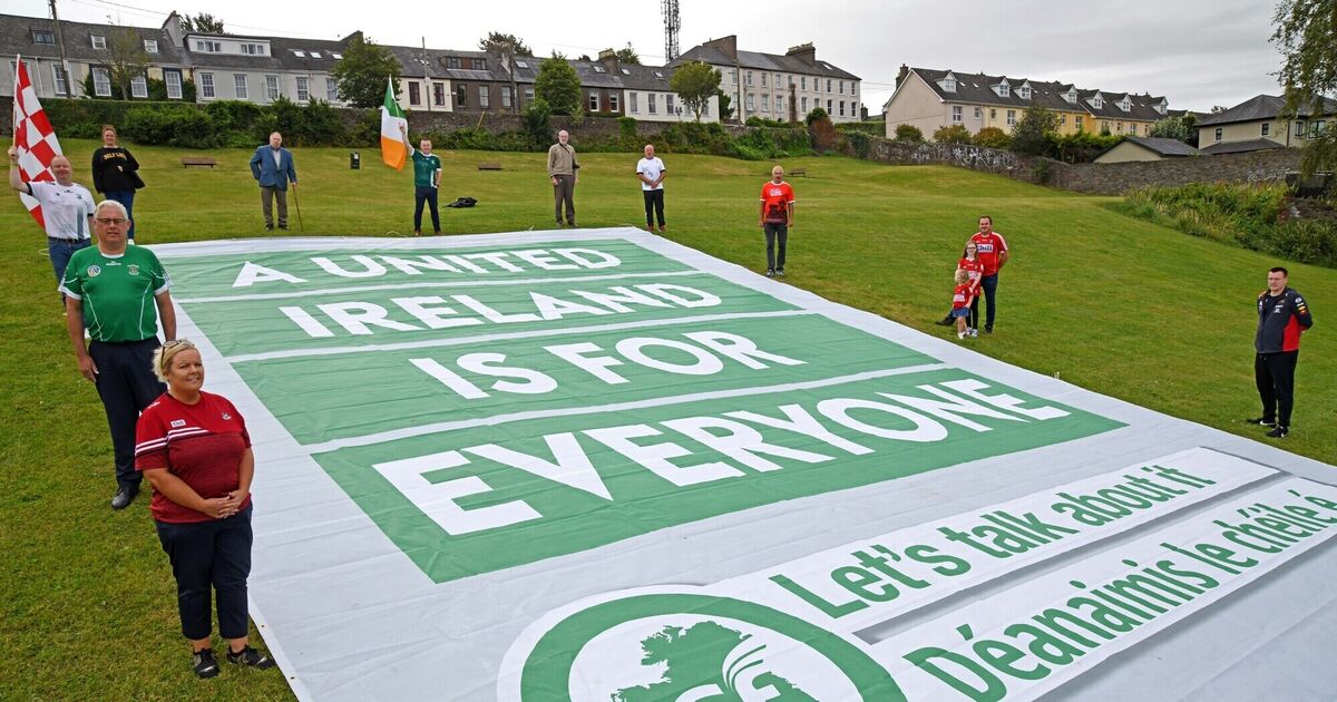 Banner in Bell's Field: Cork Sinn Féin members call for Irish unity