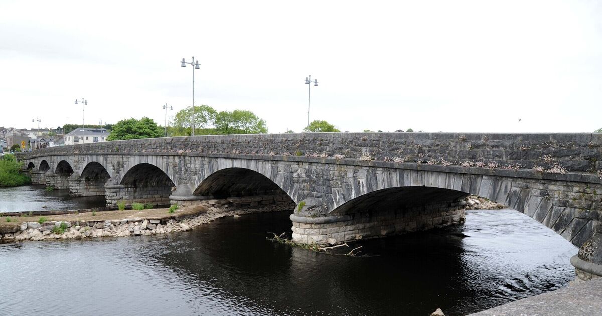 Boardwalk adjoining Fermoy bridge under consideration