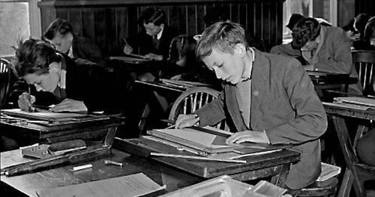 Era of pen and ink... and a school ban on Biros!