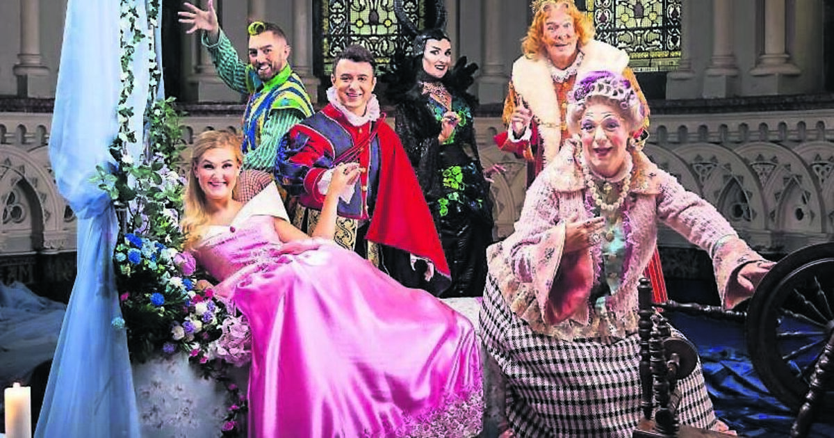 Lord Mayor throws a party - and it's panto time!