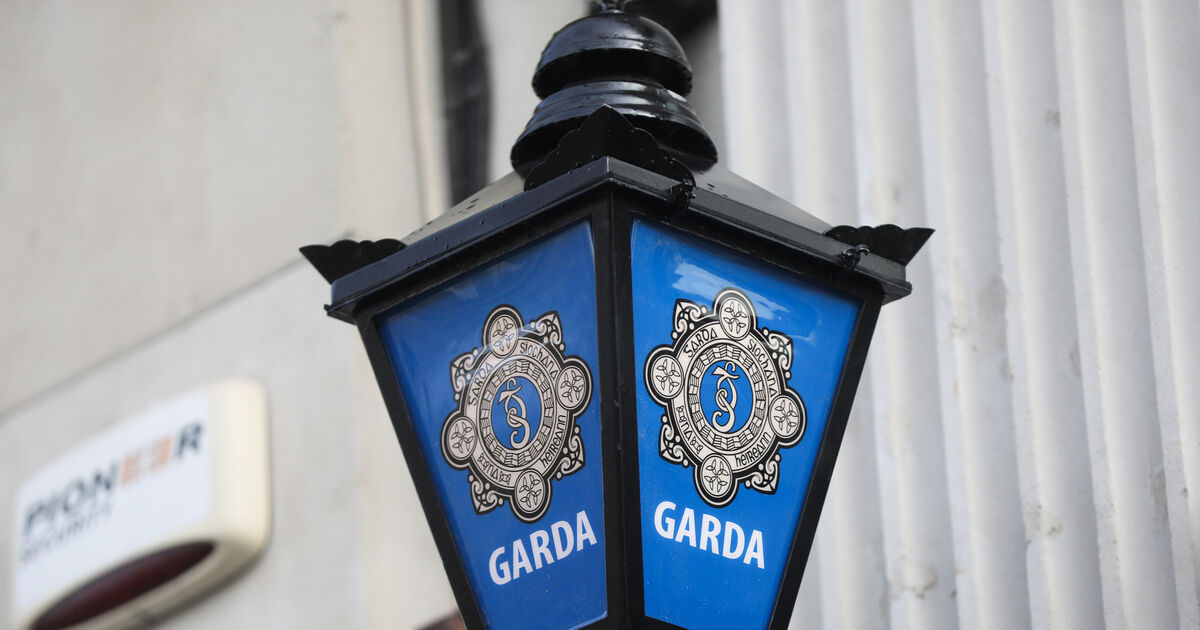 Gardaí seize over €300,000 in cash in Cork town