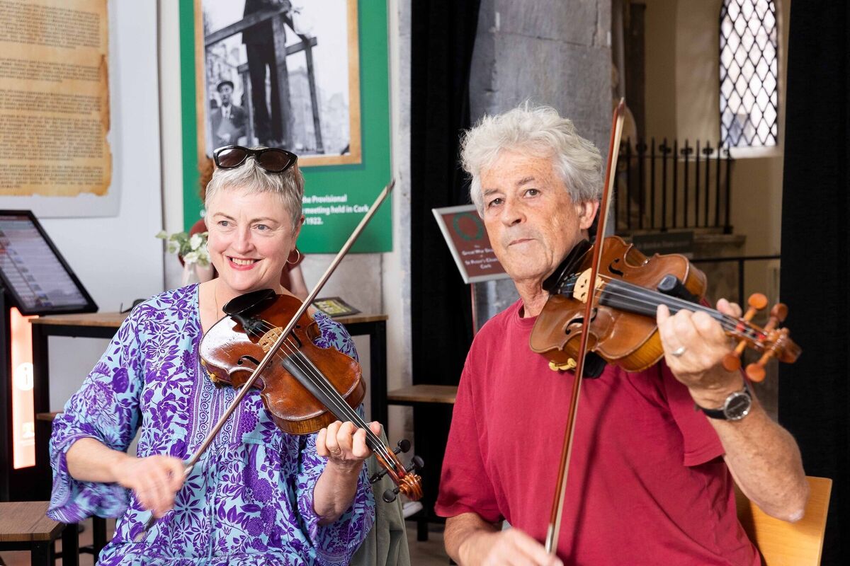 Pictures: Lord Mayor in great voice at launch of Cork Folk Festival