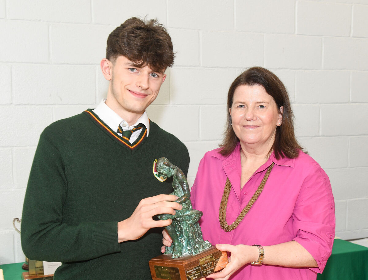 Ashton pay tribute to retiring vice principal at awards day