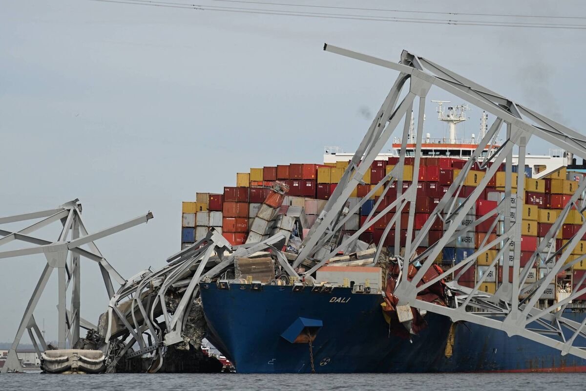 Six presumed dead after cargo ship rammed Baltimore bridge triggering ...