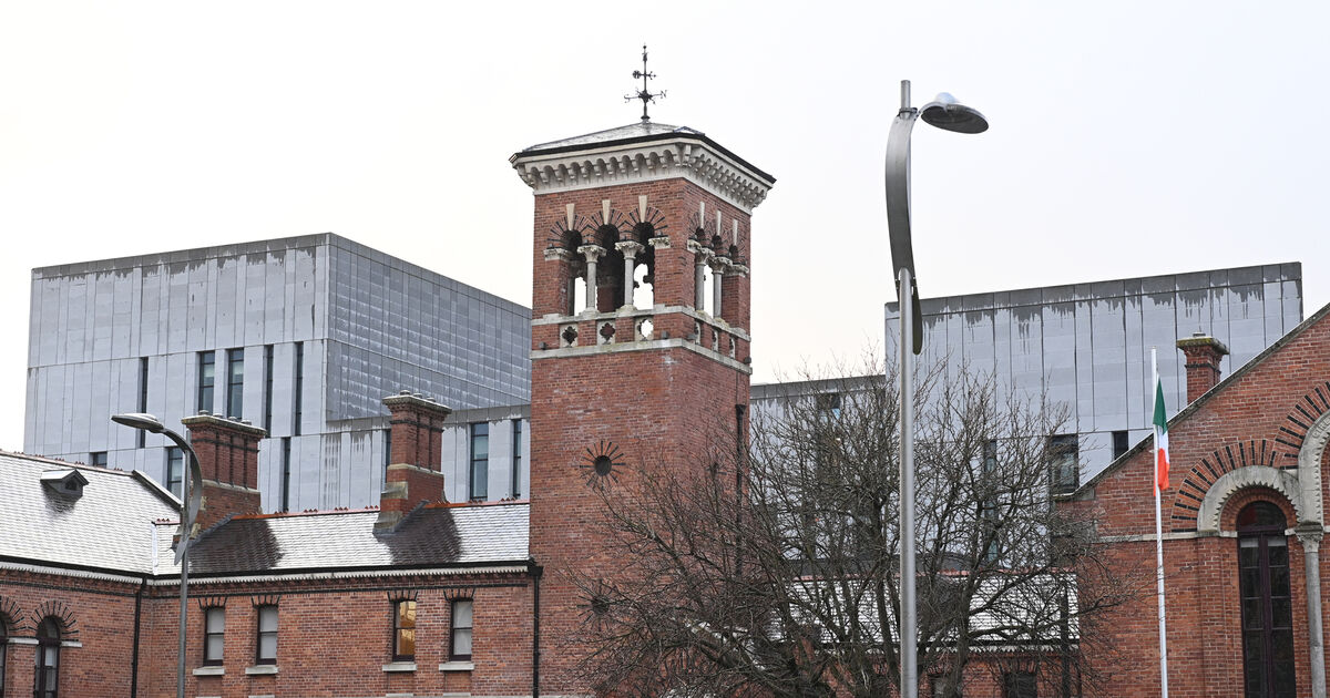 Woman who took photo in Cork court risked remand