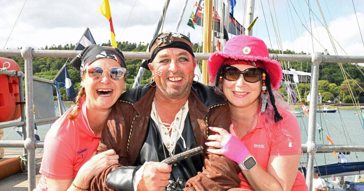 All About Cork: Bench in honour of Tony and Mary Foley unveiled in ...