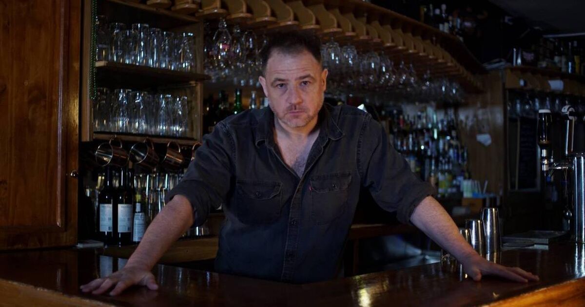 Actor brings play on emigration home to Cork from New York