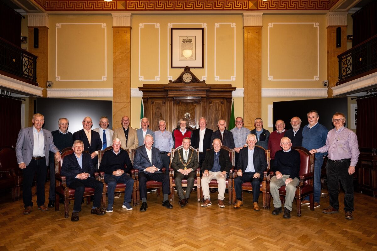 Coláiste Iognaid Rís heroes of 1975 honoured at special event in City Hall
